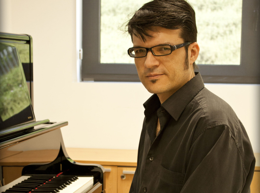 La Aulos Sinfonisches Blasorchester, dirigida por Carlos Garcés ...